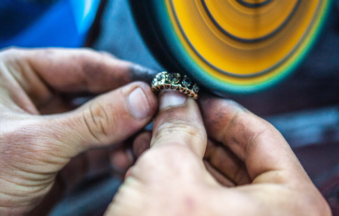 Hanging | Ultimate Diamond